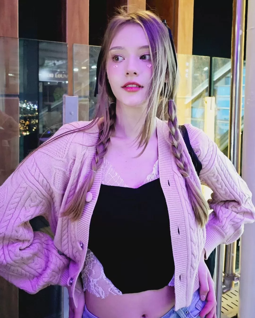 俄罗斯美女主播Lyasya福利图赏 漂亮脸蛋性感身材 第一弹 - 多人运动圈 - 踩蘑菇社区