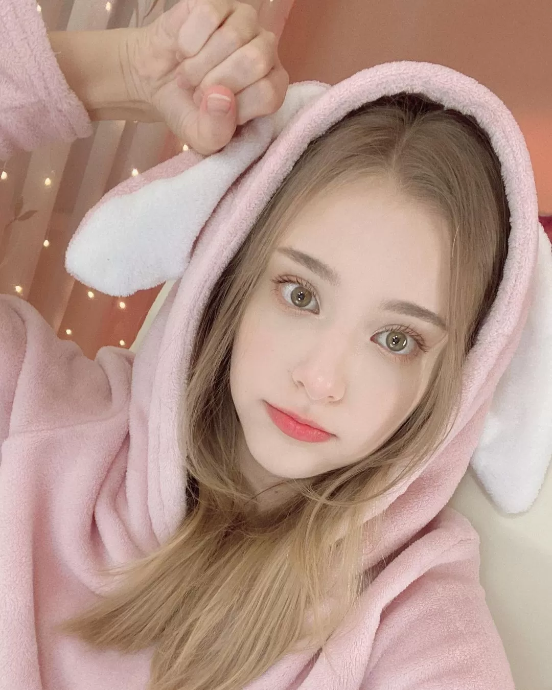 俄罗斯美女主播Lyasya福利图赏 漂亮脸蛋性感身材 第二弹 - 多人运动圈 - 踩蘑菇社区